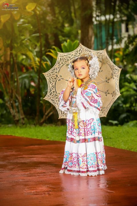 Alquiler de Pollera bordada para niña 3 a 5 años | Mi Pollera Store