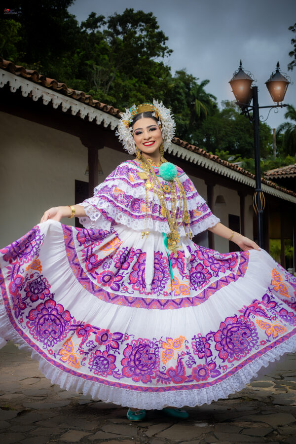 Alquiler de Pollera Marcada morada | Mi Pollera Store